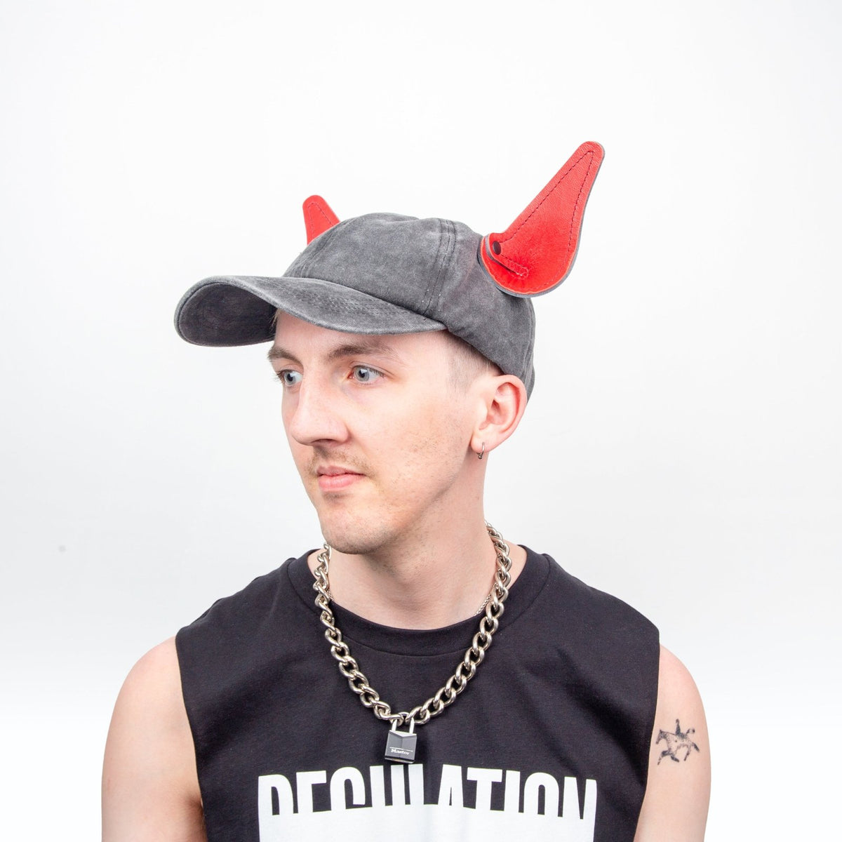 WAG-CAP, Red | REGULATION